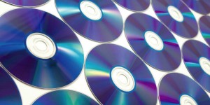「disc」と「disk」の違いは? | 1分で読める!! [ 違いは? ]